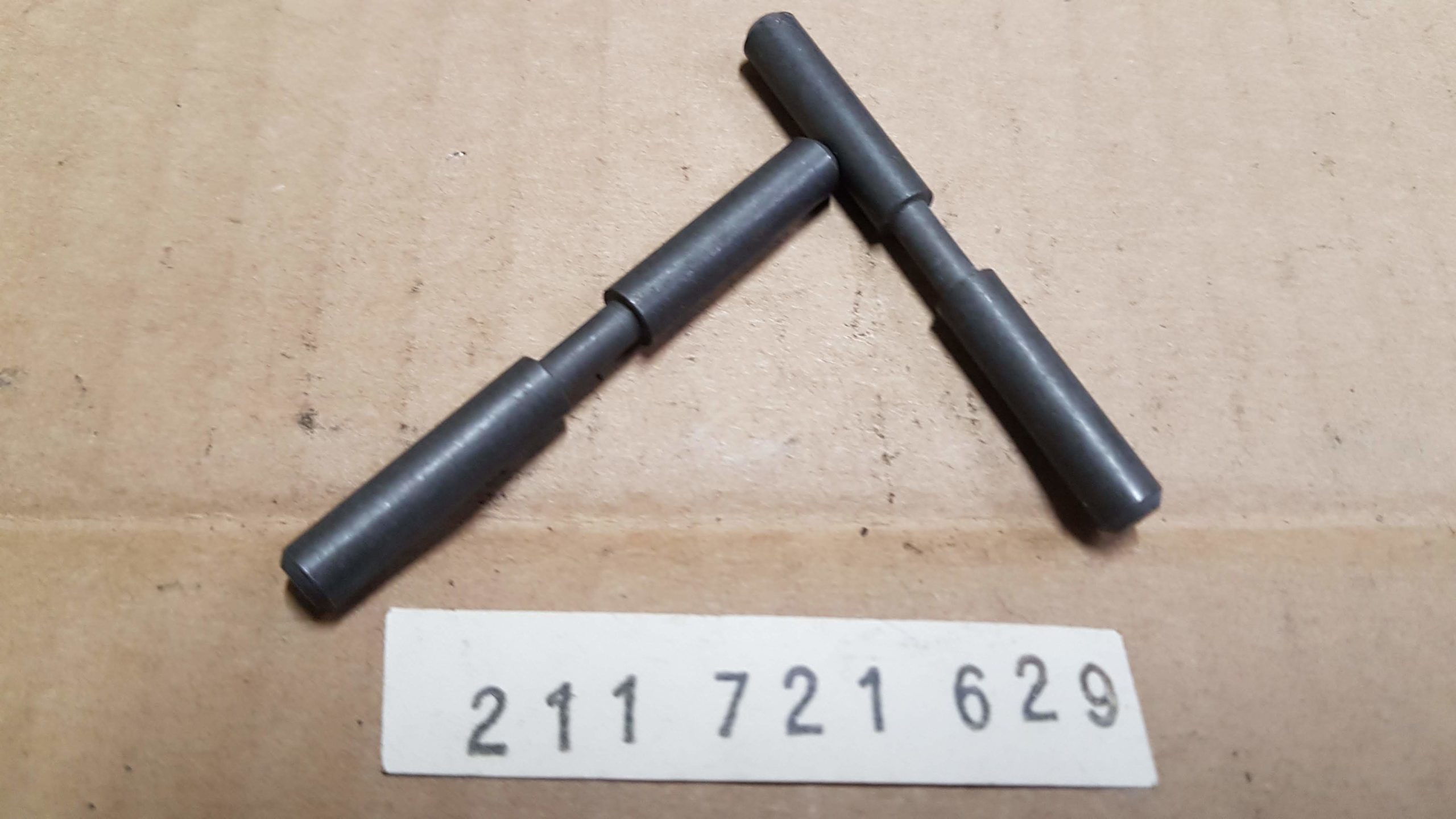 211721629 Accelerator pedal bolt | HERITAGE STOCKS - Original Parts