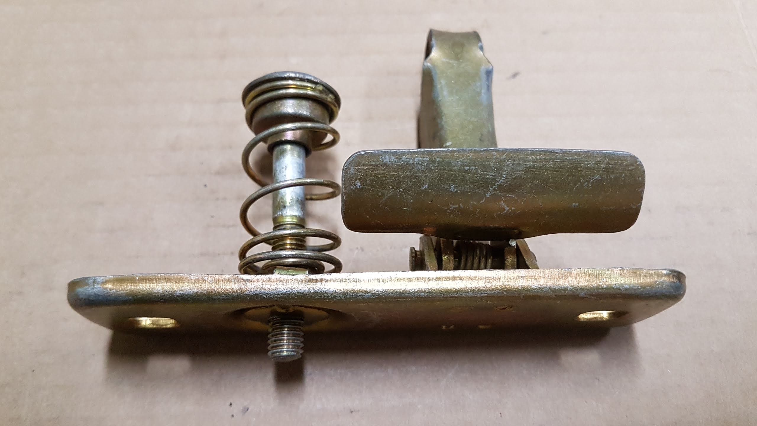 411823507A Lock pin carrier | HERITAGE STOCKS - Original Parts