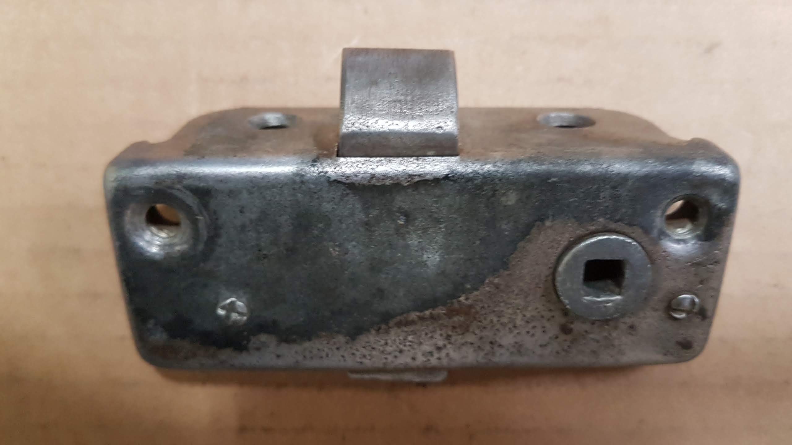 261827505 Engine lid lock | HERITAGE STOCKS - Original Parts