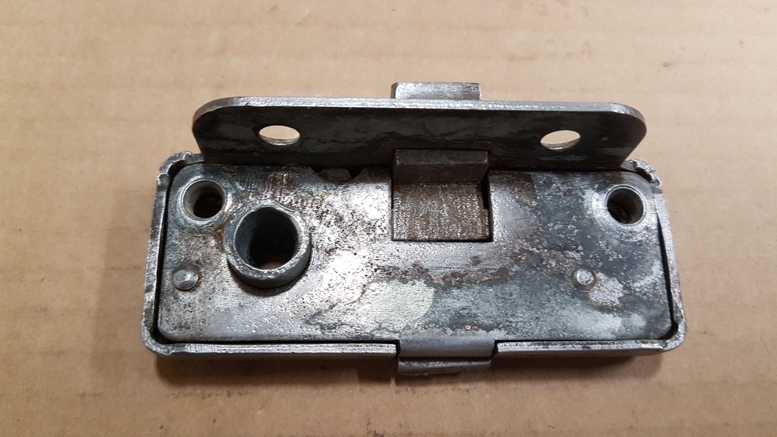 261827505 Engine lid lock | HERITAGE STOCKS - Original Parts