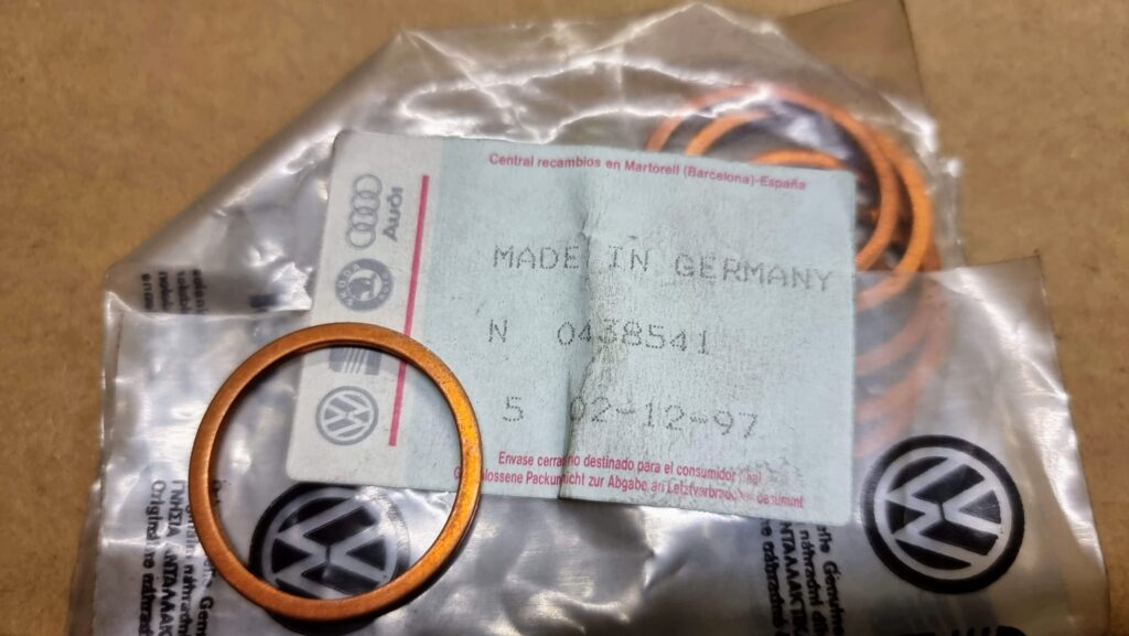 N0438541 Sealing washer | HERITAGE STOCKS - Original Parts