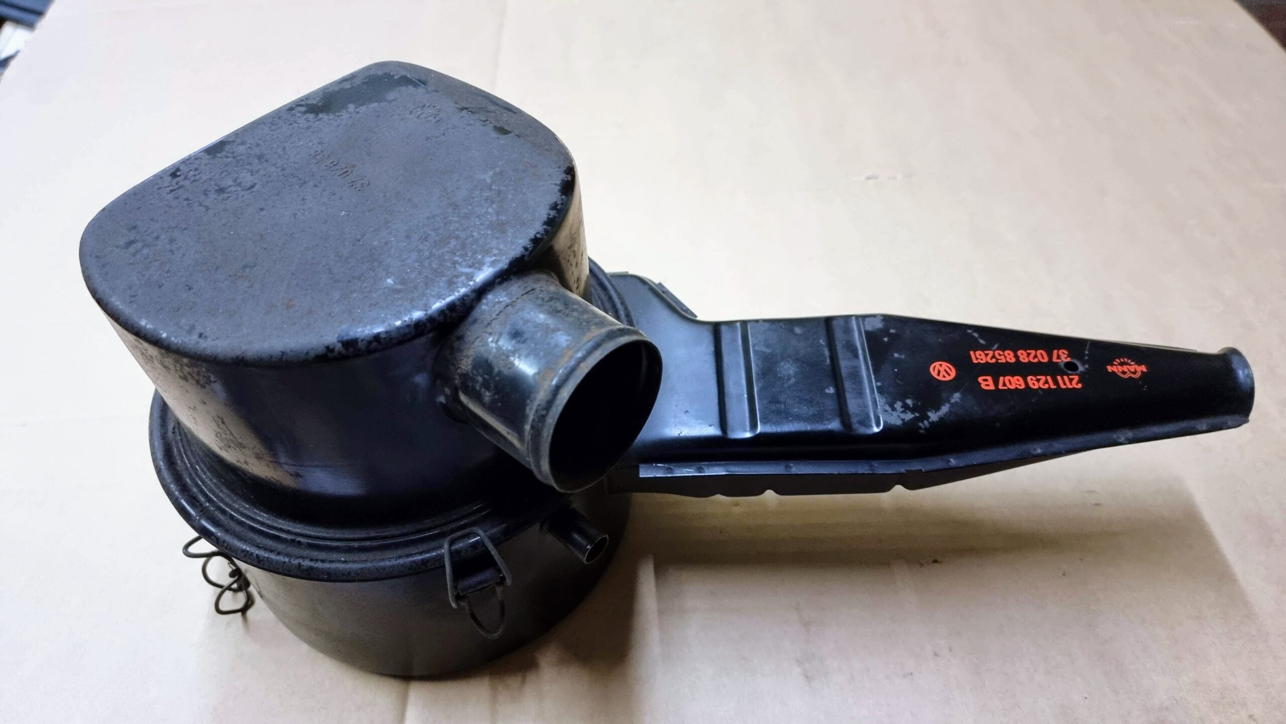 211129607B Air cleaner | HERITAGE STOCKS - Original Parts