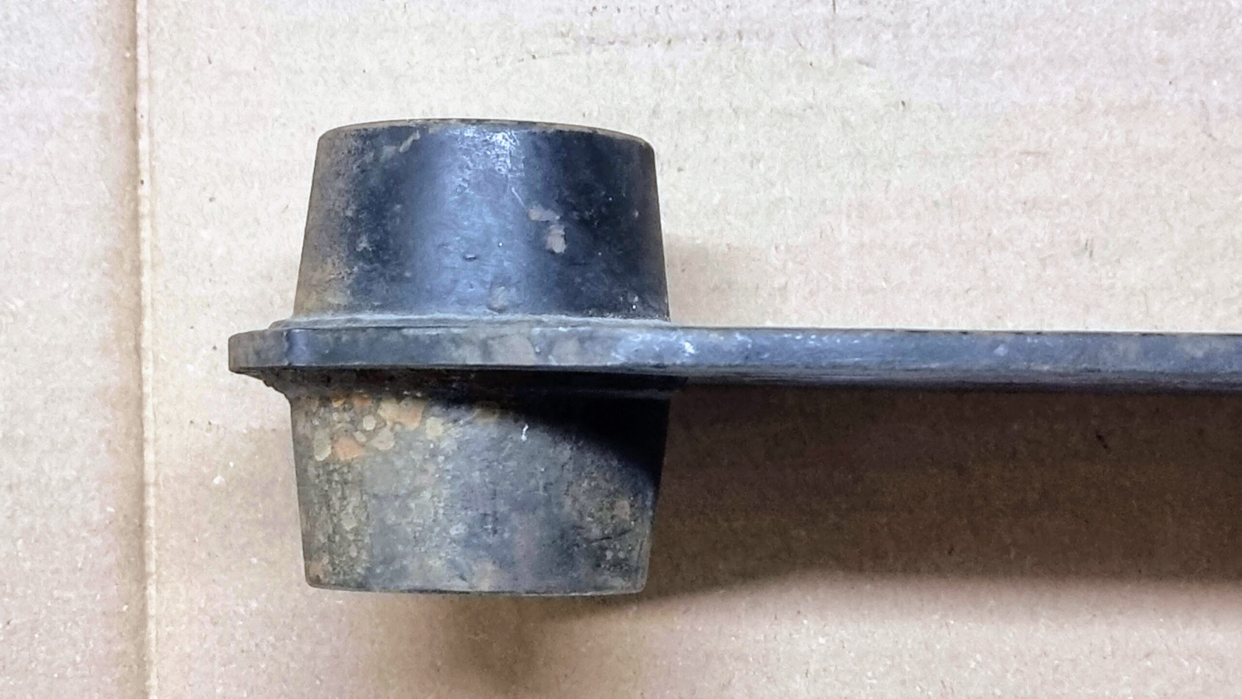 211511205D Spring plate | HERITAGE STOCKS - Original Parts
