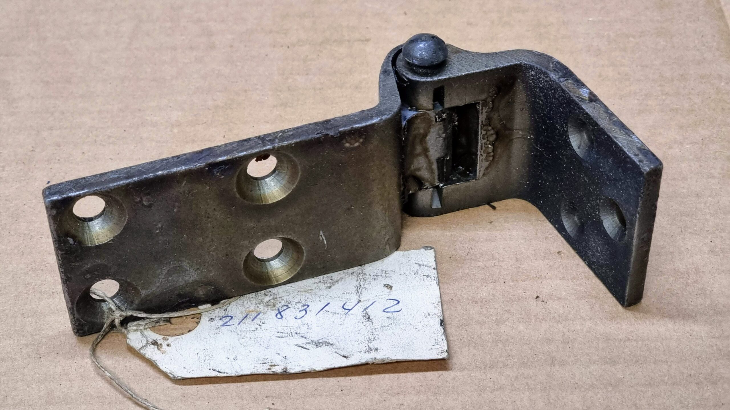 211831412 Door hinge | HERITAGE STOCKS - Original Parts