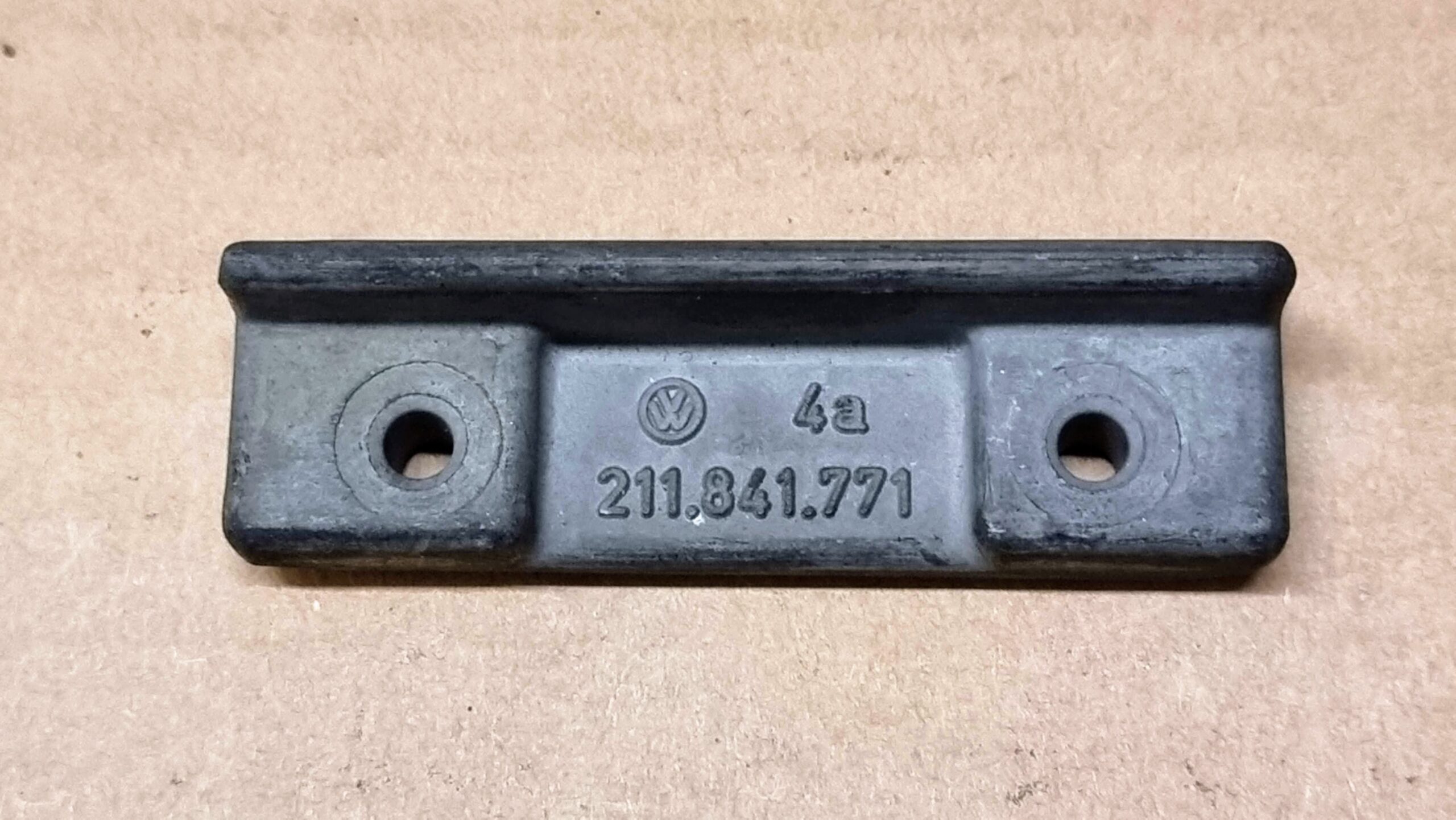 211841771 Striker plate | HERITAGE STOCKS - Original Parts