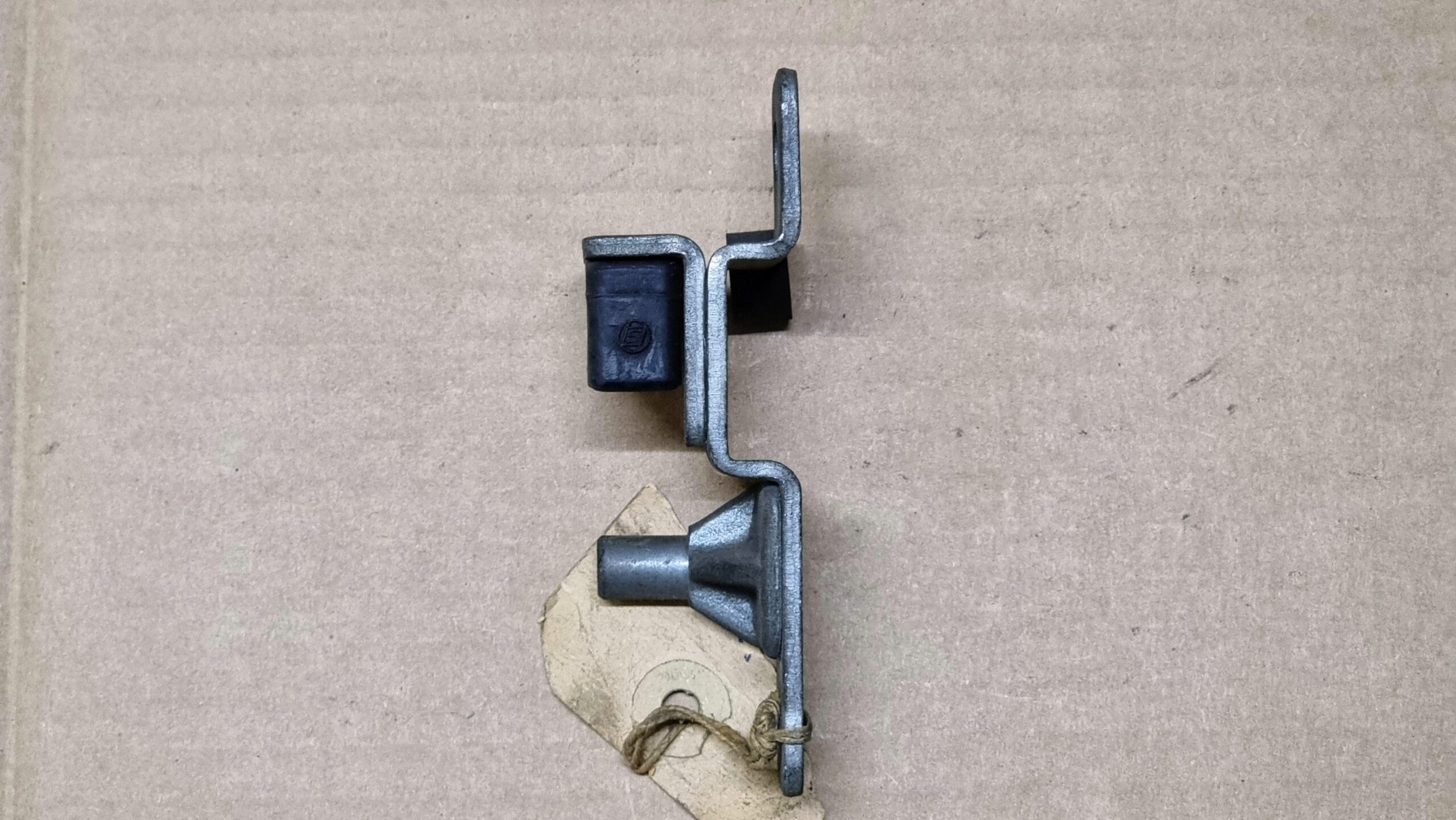 211843636A Striker plate | HERITAGE STOCKS - Original Parts