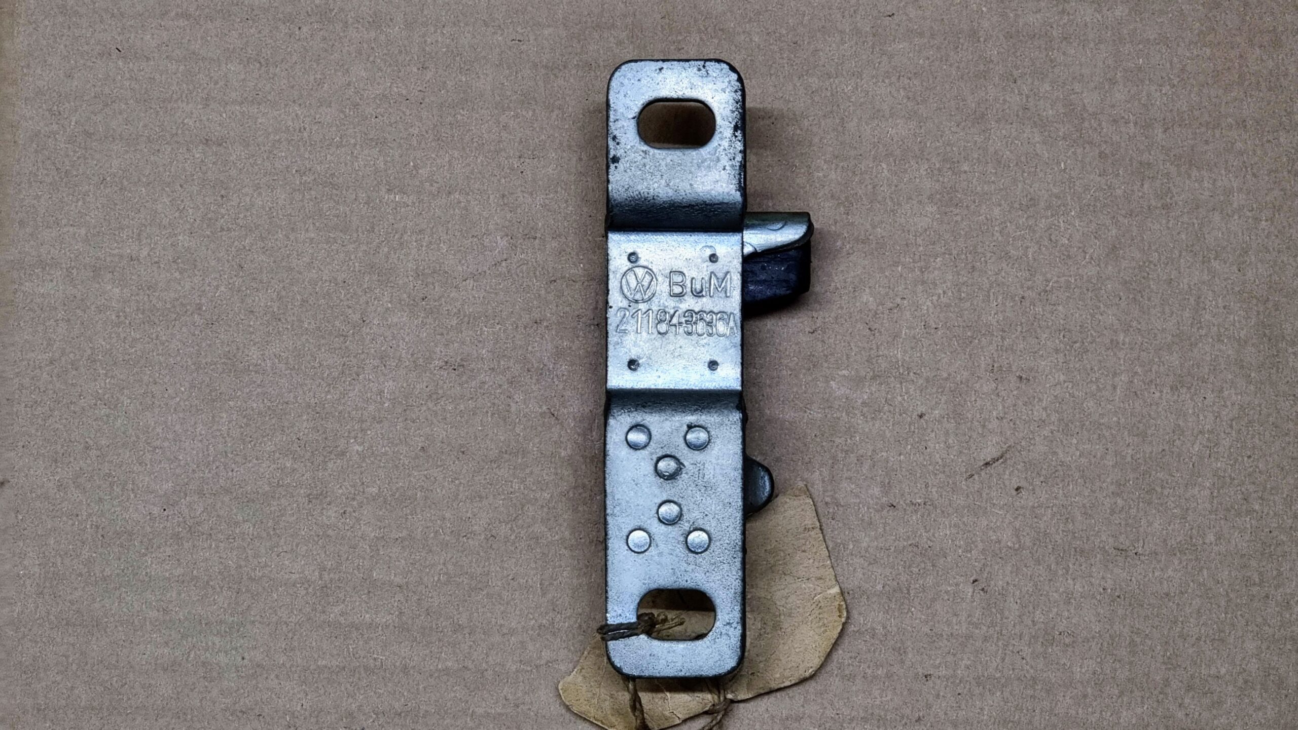 211843636A Striker plate | HERITAGE STOCKS - Original Parts