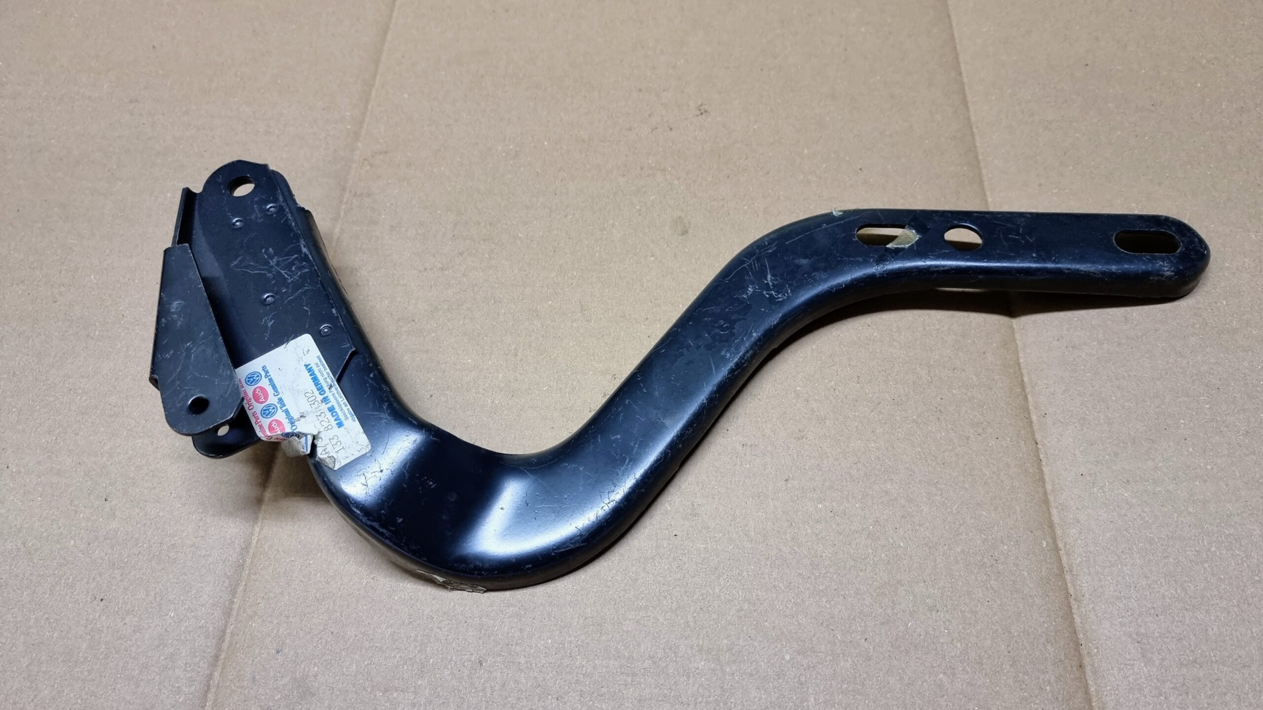 133823302 Lid hinge | HERITAGE STOCKS - Original Parts