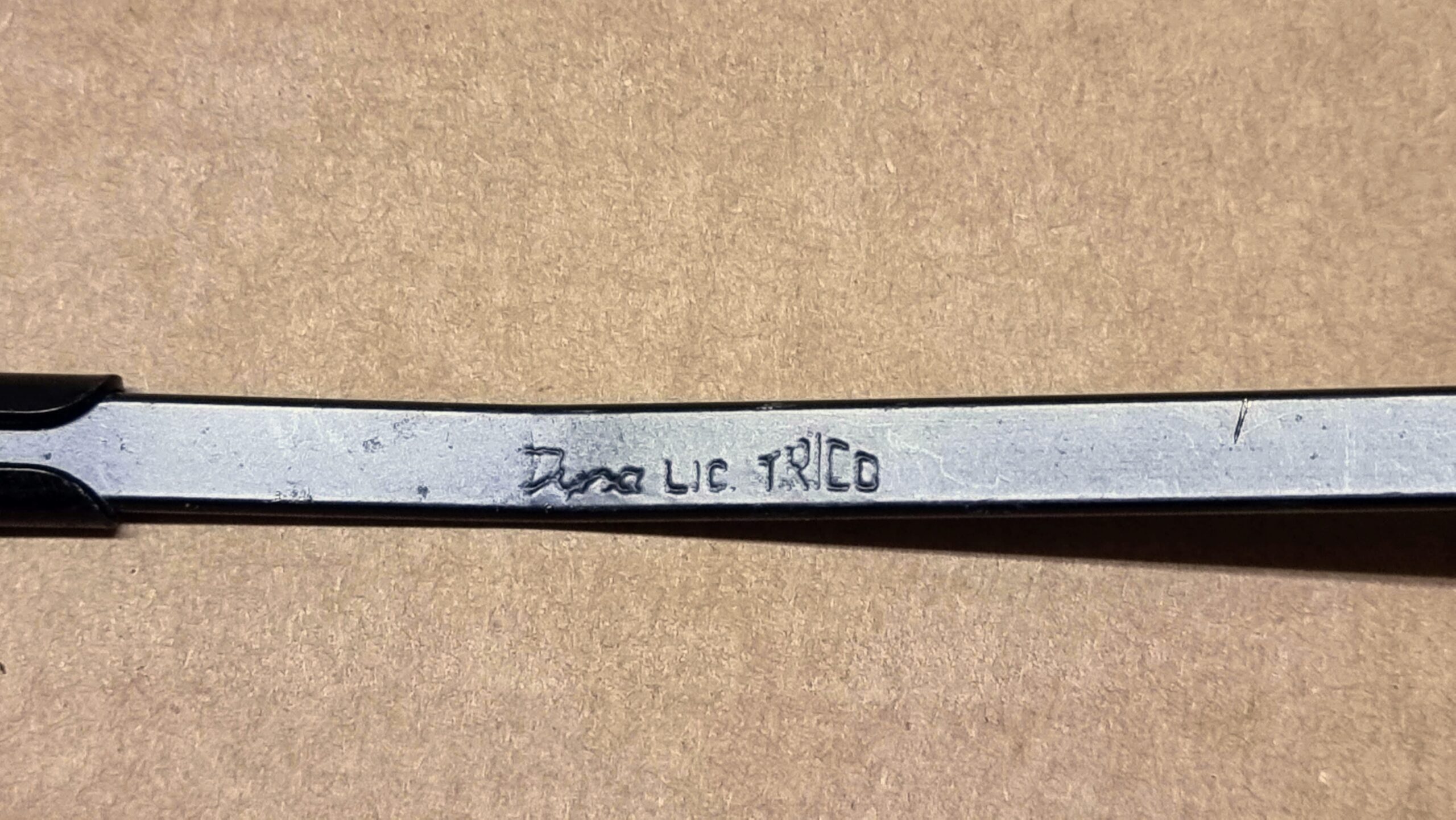 211955407.2 Wiper arm | HERITAGE STOCKS - Original Parts