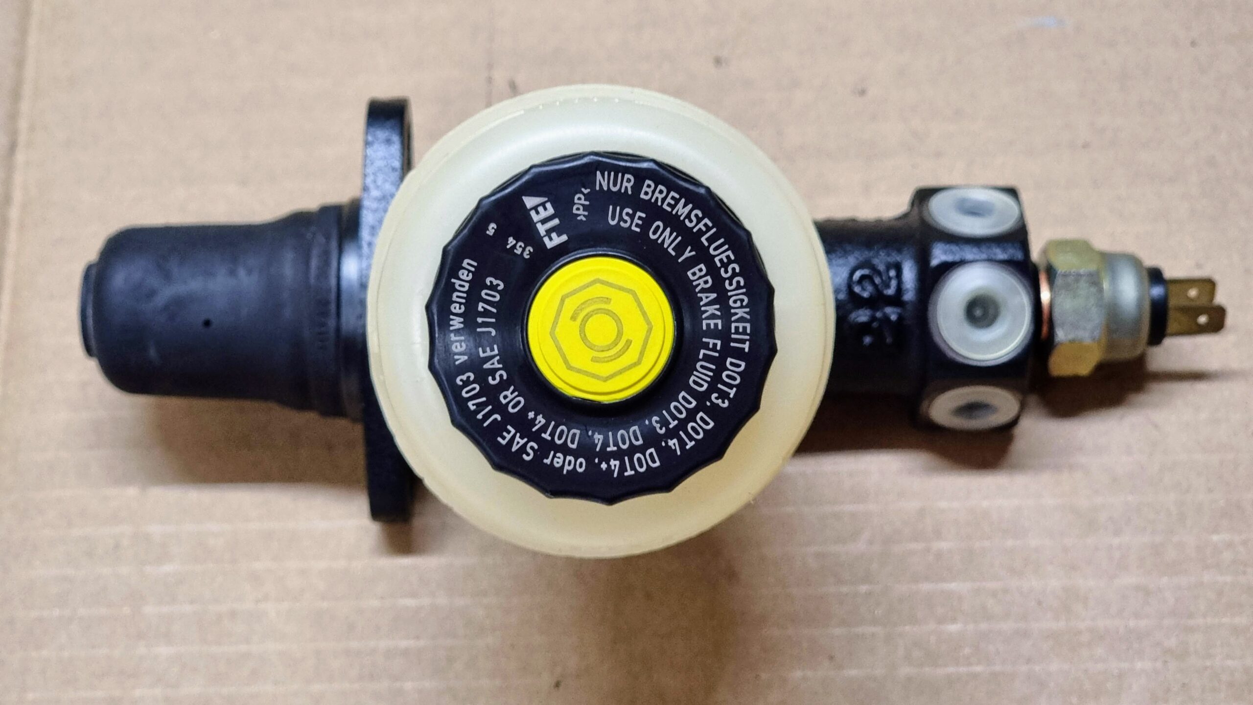 211611011J Brake cylinder | HERITAGE STOCKS - Original Parts